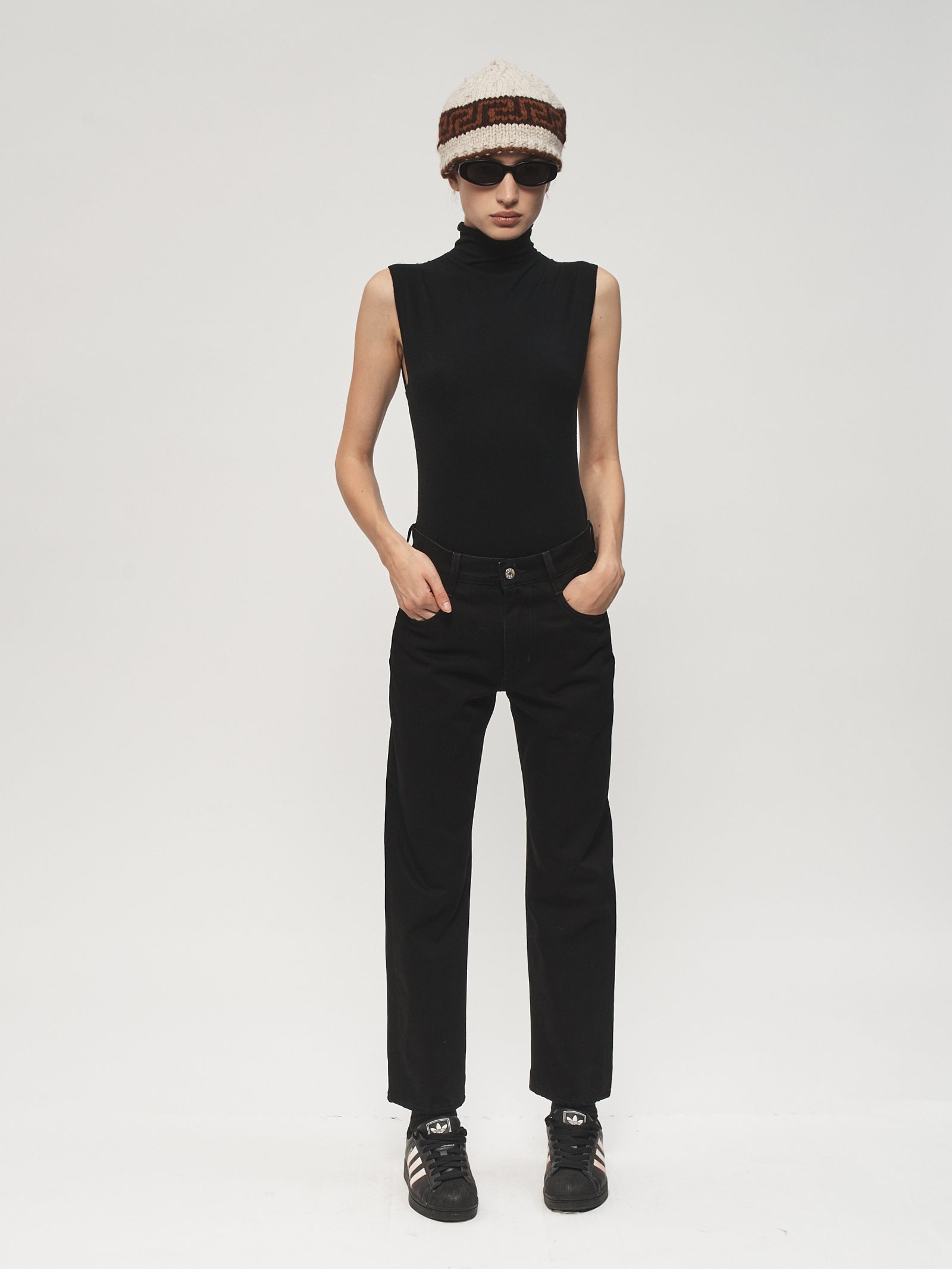 Roll Neck Tank Black – 6397